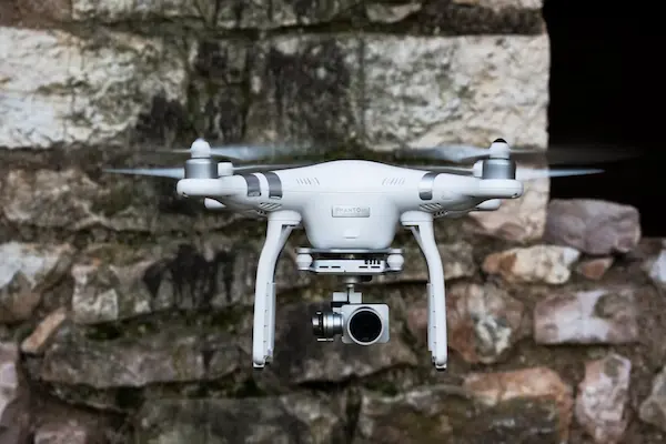 Do FPV Drones Hover? - DroidMen