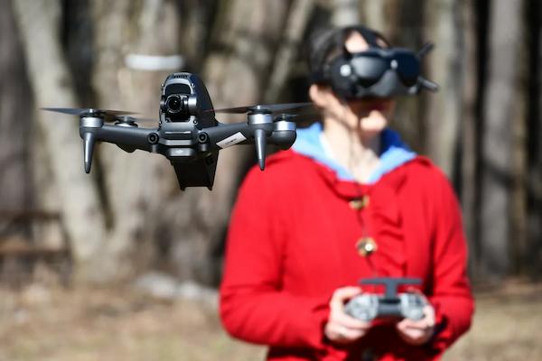 How To Use A FPV Drone? - DroidMen